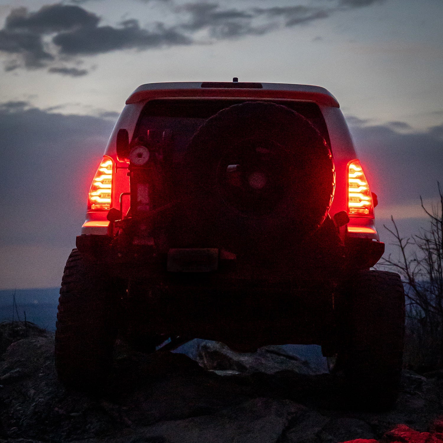 03-09 Toyota 4Runner LUXX-Series LED Tail Lights Black-Red | AlphaRex
