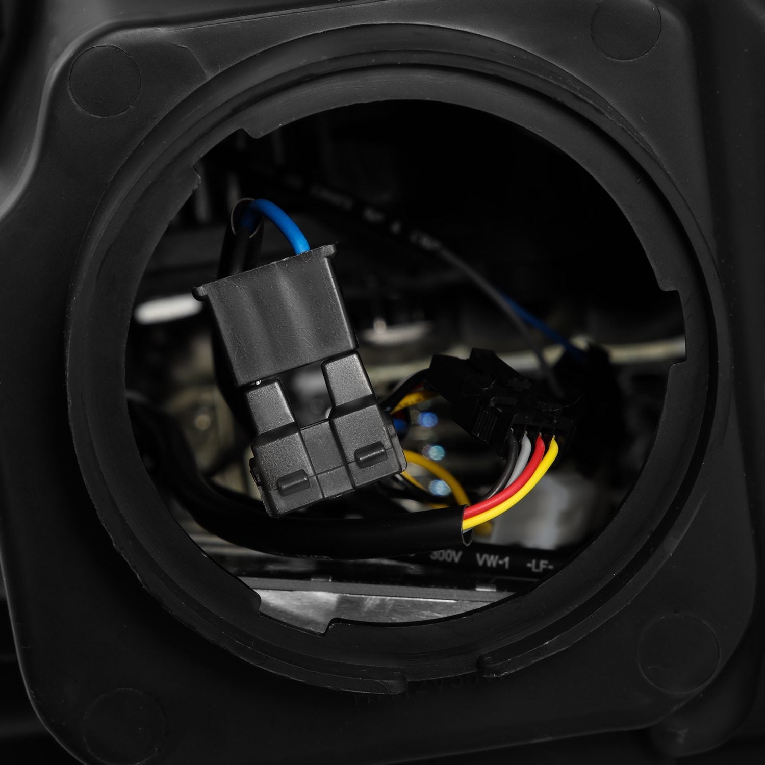 16-18 Chevrolet Silverado 1500 LUXX-Series LED Projector Headlights ...